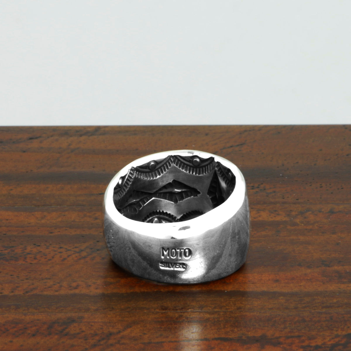 【2024SS COLLECTION】MOTO COMTEMPORARY NATIVE RC-09 STAMP RING (LARGE) コ – MOTO ONLINE STORE